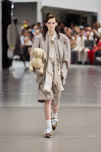 MANAGEMENT+ARTISTS - BEAUTY - MASAE ITO - RUNWAY - MAISON MIHARA YASUHIRO